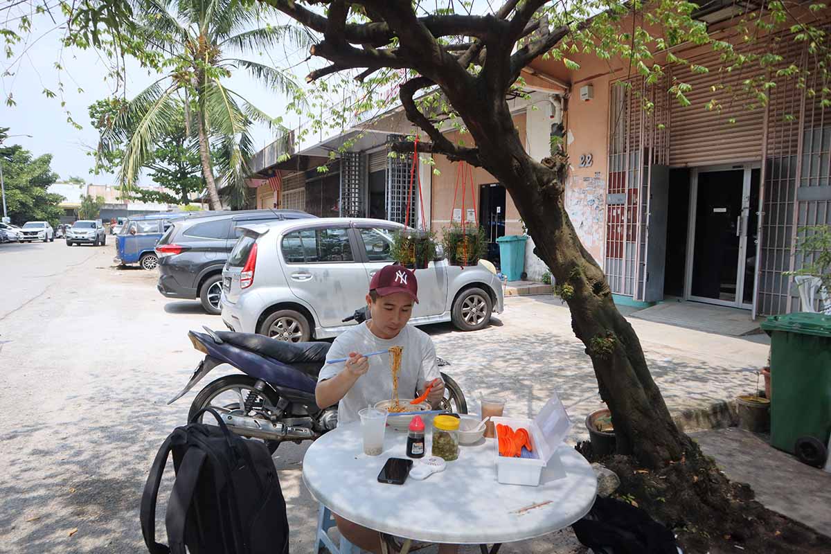 Restoran May Shaw: Secluded eatery serves spicy, chai poh-laden Hakka ...