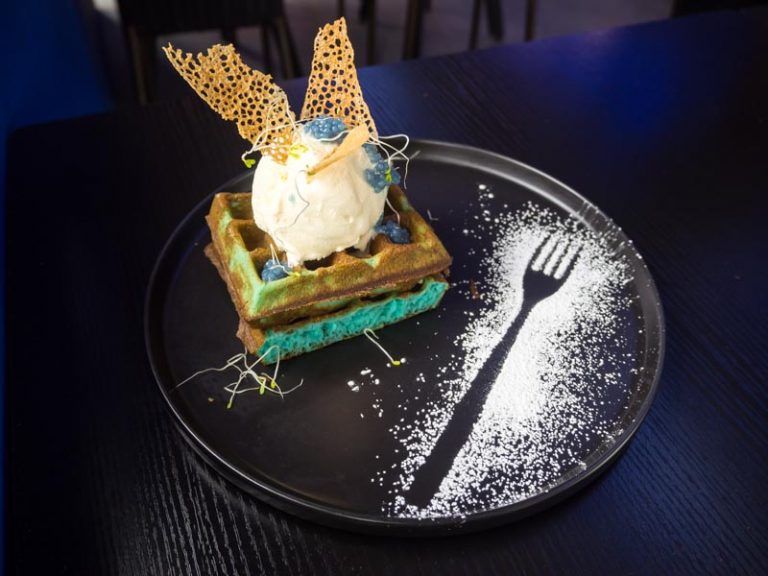 10 Butterfly Pea Superfood Dishes + Drinks In Singapore Prove The Craze ...