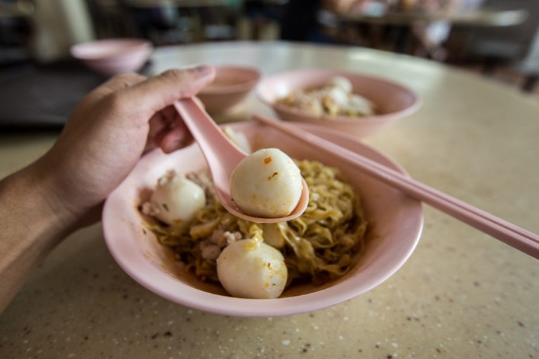 15 best fishball noodles that will make you feel like you're ballin' in ...