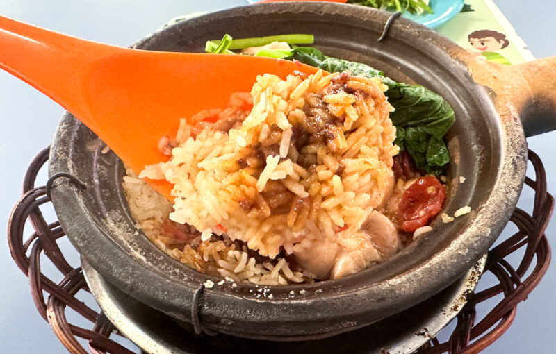 Lian He Ben Ji Claypot Rice: 45-minute wait for famous traditional ...