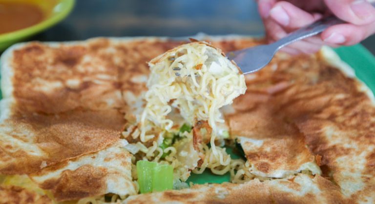 Niqqi's The Cheese Prata Shop: Maggie Murtabak + Chocolate Tissue Prata ...