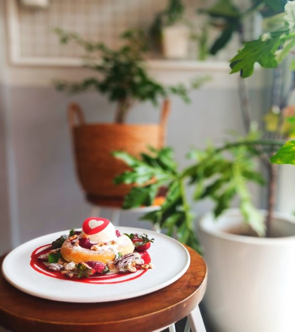 Facebook Café Makes A Surprise Appearance With Emoji Pancakes & Coffee ...