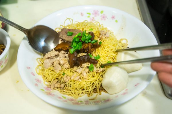 Simple Stay-home Recipes: Easy Bak Chor Mee (Minced Meat Noodles)