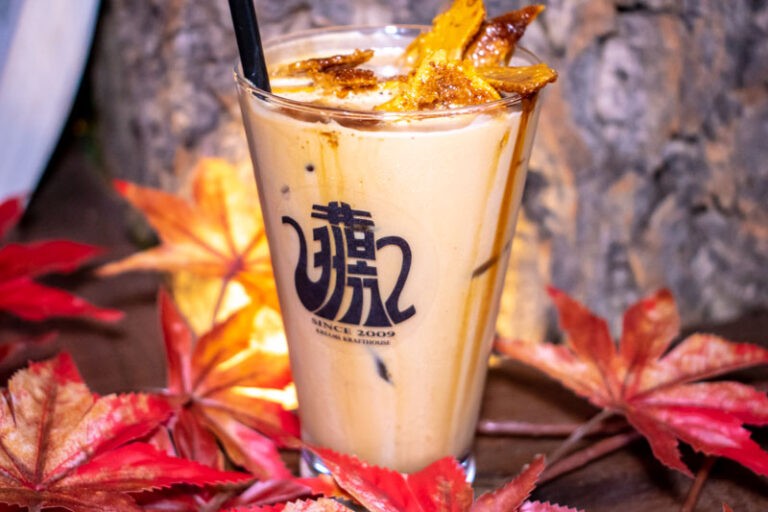 Kreams Krafthouse: Toffee Dalgona Coffee at Autumn-Themed Korean Café ...