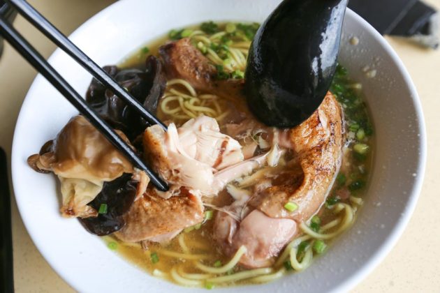 Shinjitsu Ramen, Ang Mo Kio: S$5.90 ramen with torched chicken ...