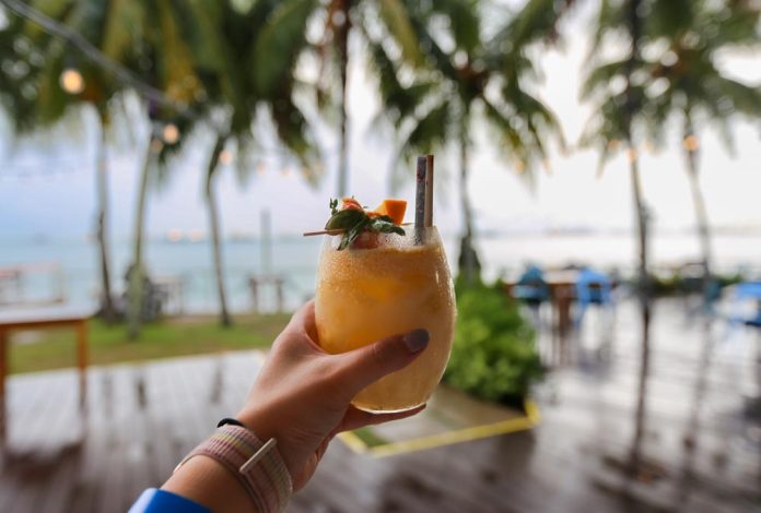 10 picturesque seaside dining spots for the ultimate overseas vibes