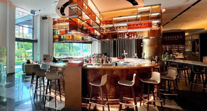 16 best cocktail bars in Singapore that will shake up your day