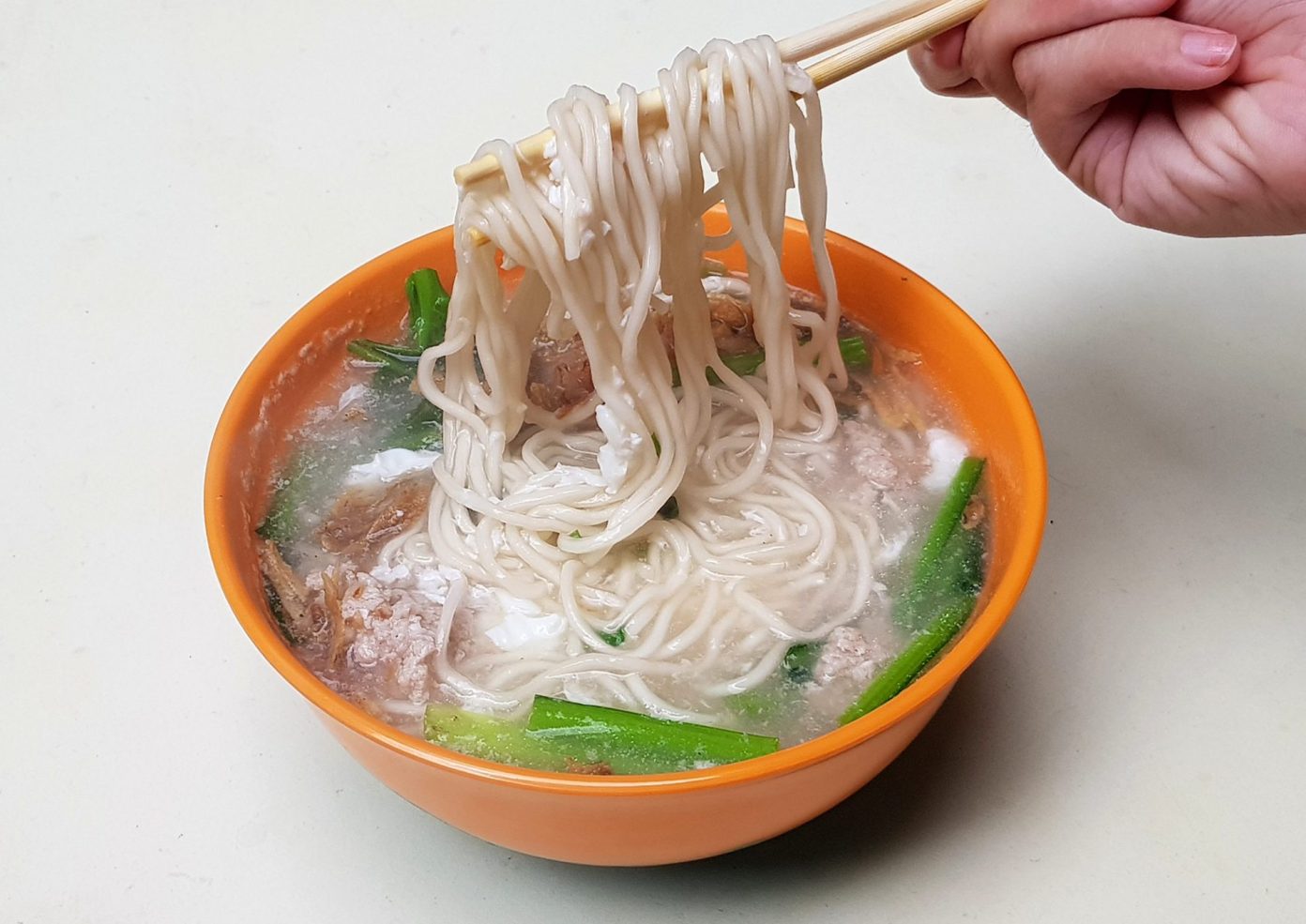 Qiu Rong Ban Mian: Handmade ban mian & red wine mee sua from $4 at Old ...