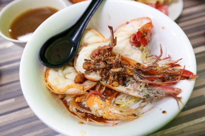 Beach Road Prawn Noodle House: Legendary prawn mee spanning 4 ...