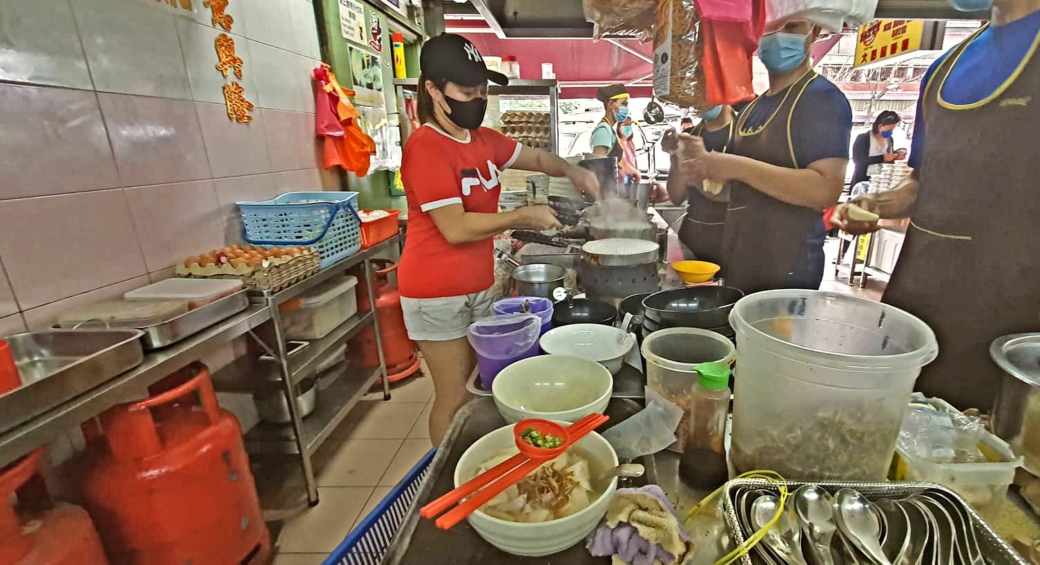 Fatty Mee Hoon Kuih House: RM6 hand-torn silky smooth mee hoon kueh ...