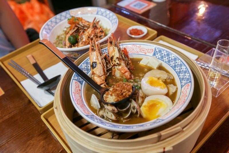 Ebi Bar: Zhng-ed pao fan & hokkien mee with charred prawns & umami ...