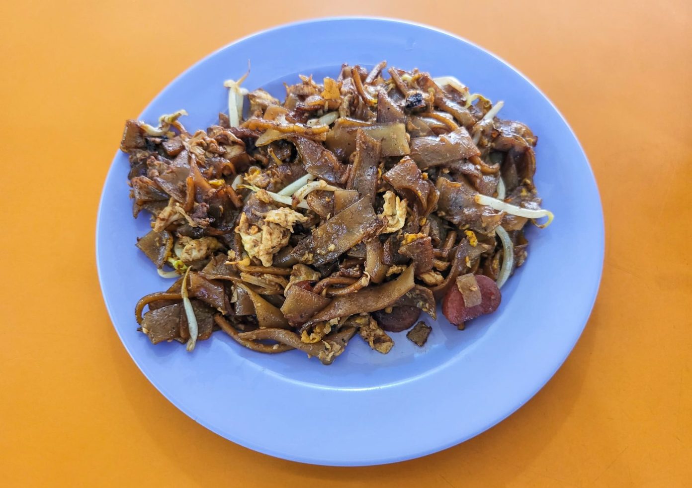 Hock Huat Fried Kway Teow: Queue-worthy $3 char kway teow by auntie in ...