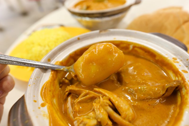 Hock Shun Traditional Homemade Curry: Nostalgic claypot chicken curry ...