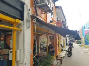 Pergh!Chicks: Affordable Muslim-owned eatery with IG-worthy lava curry ...