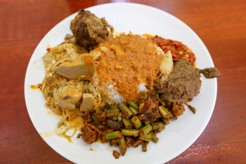 Warong Nasi Pariaman: Possibly SG’s oldest surviving nasi padang stall ...
