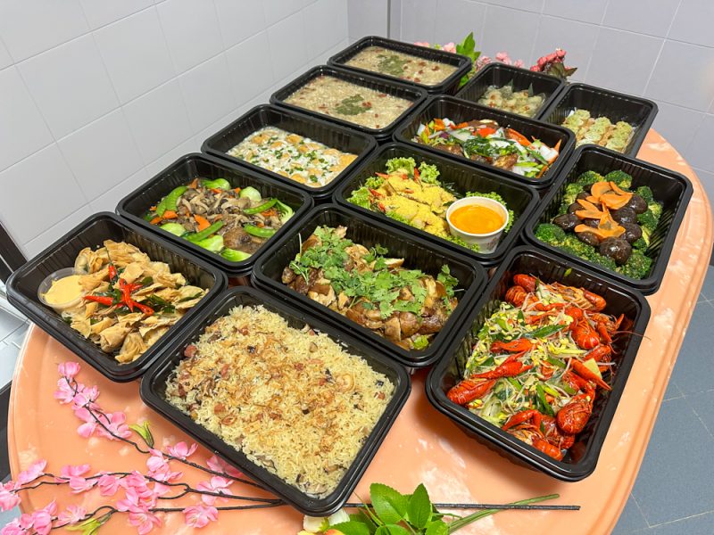 How’s Catering: Self-heating home mini buffets for the perfect CNY ...
