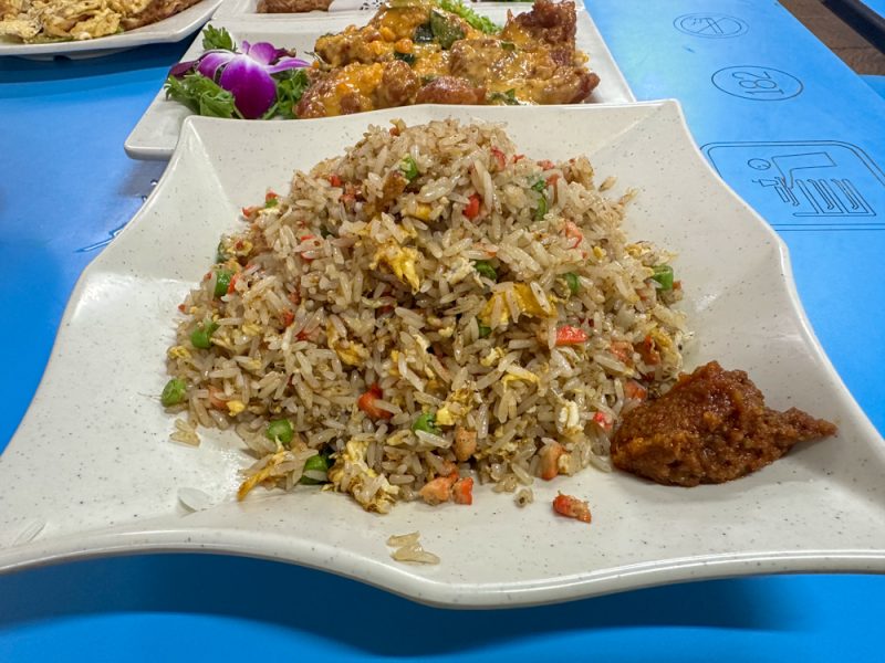 Yong Kwang Yummy Seafood: Zi char stall with popular creamy salted egg ...