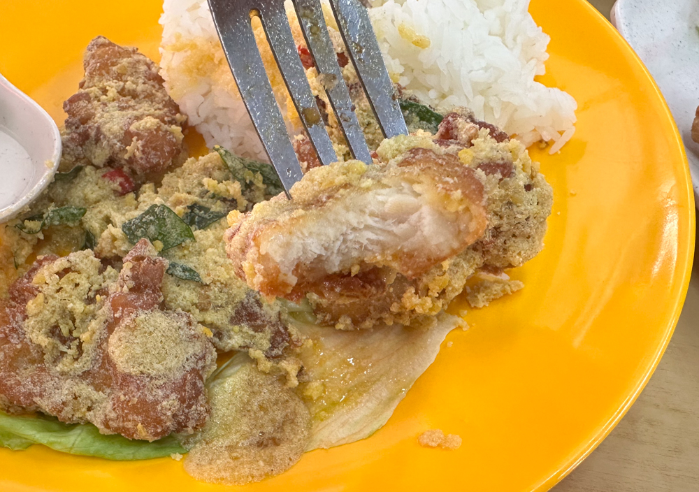 Wee's Family Coffee Shop: Zi char eatery in Kaki Bukit with 88 dishes ...