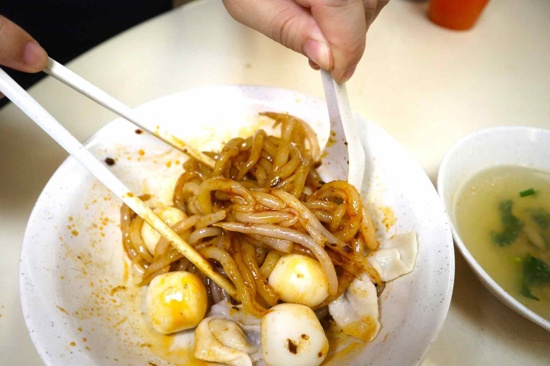 Shan Yuan Teochew Kway Teow Noodle: 24-hour stall selling fish dumpling ...