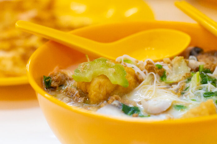 Blanco Court Fried Fish Noodles: Super generous fish chunks immersed in ...