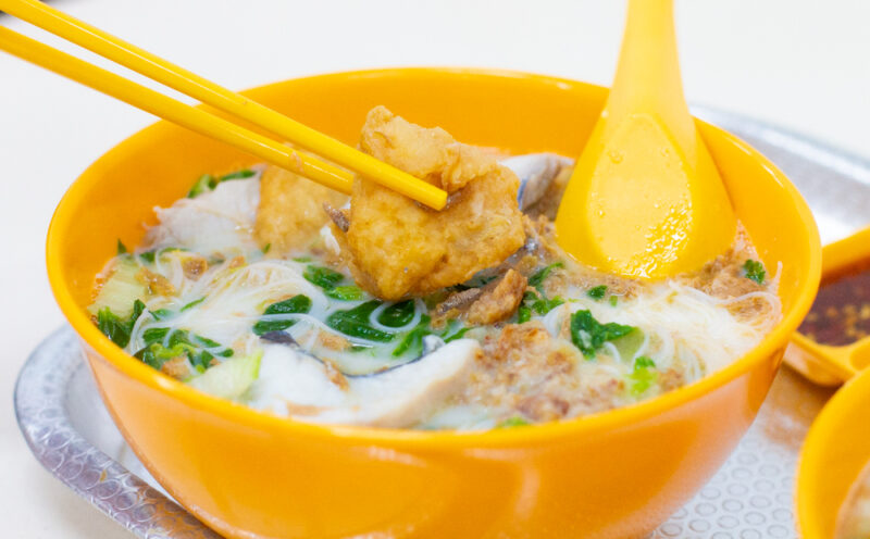 Blanco Court Fried Fish Noodles: Super generous fish chunks immersed in ...