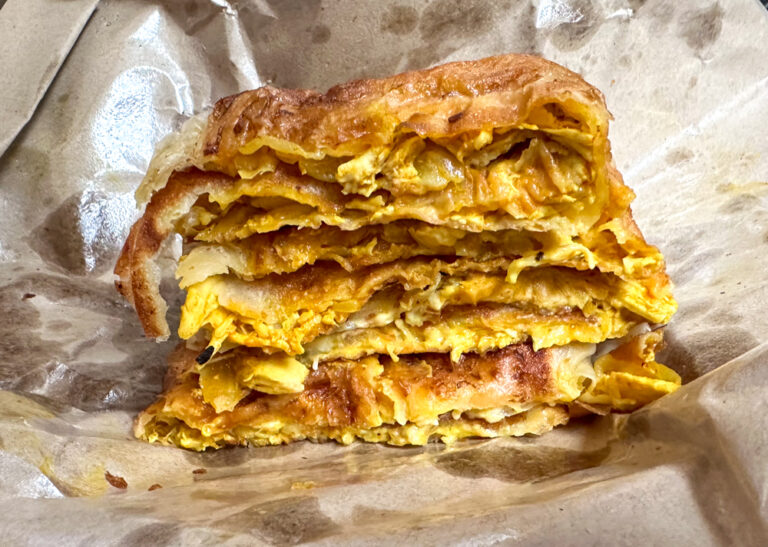 Sin Ming Roti Prata: Famous prata stall in Upper Thomson with 19 pratas ...