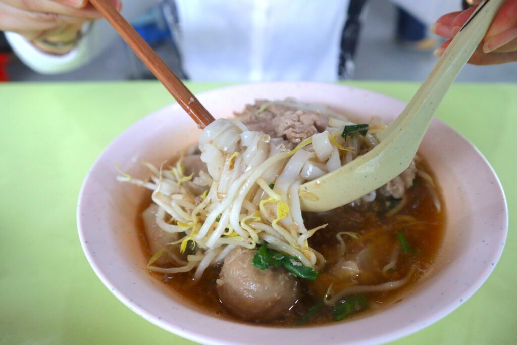 Iconic Hwa Heng Beef Noodle shifting to new location - SETHLUI.com