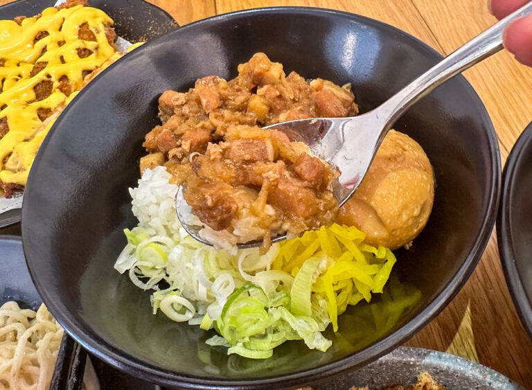 8 Degrees Taiwanese Bistro: Affordable Taiwanese dishes with lu rou fan ...