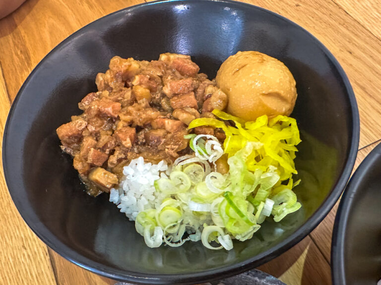 8 Degrees Taiwanese Bistro: Affordable Taiwanese dishes with lu rou fan ...