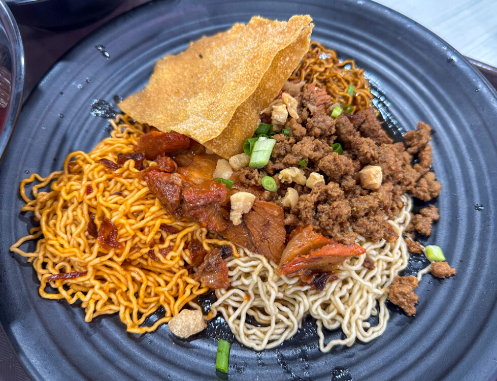 219 Sarawak Kolo Mee: 3-in-1 kolo mee & Taiwanese lu rou fan, hidden in ...