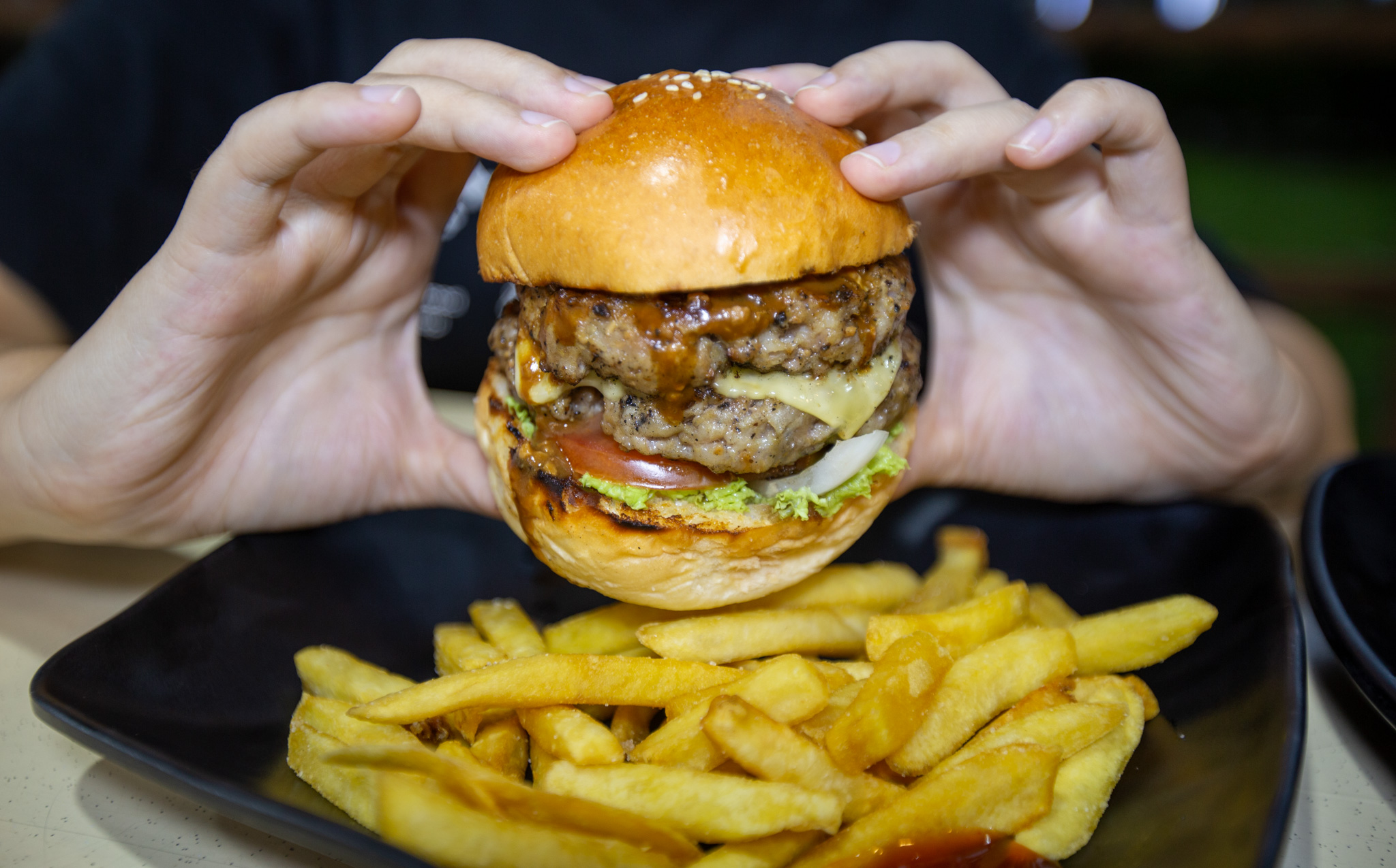 [CLOSED] Bros Gourmet: $9 for a handcrafted gourmet burger at a kopitiam