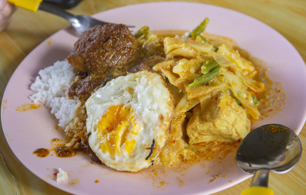 Boh Geh Uncle Canteen: Ulu kampung kopitiam with affordable cai fan ...