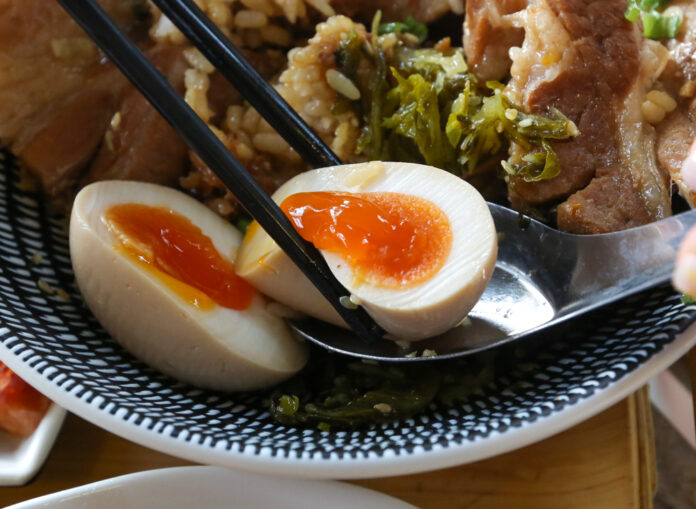饗好吃 Xiang Taiwanese Desserts and Food: Affordable Taiwanese lu rou fan ...
