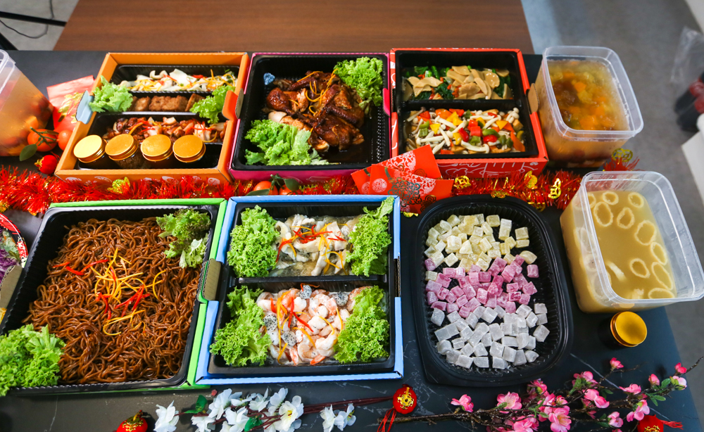 Gourmetz: Beautifully-packaged CNY mini buffets to usher in the Year of ...