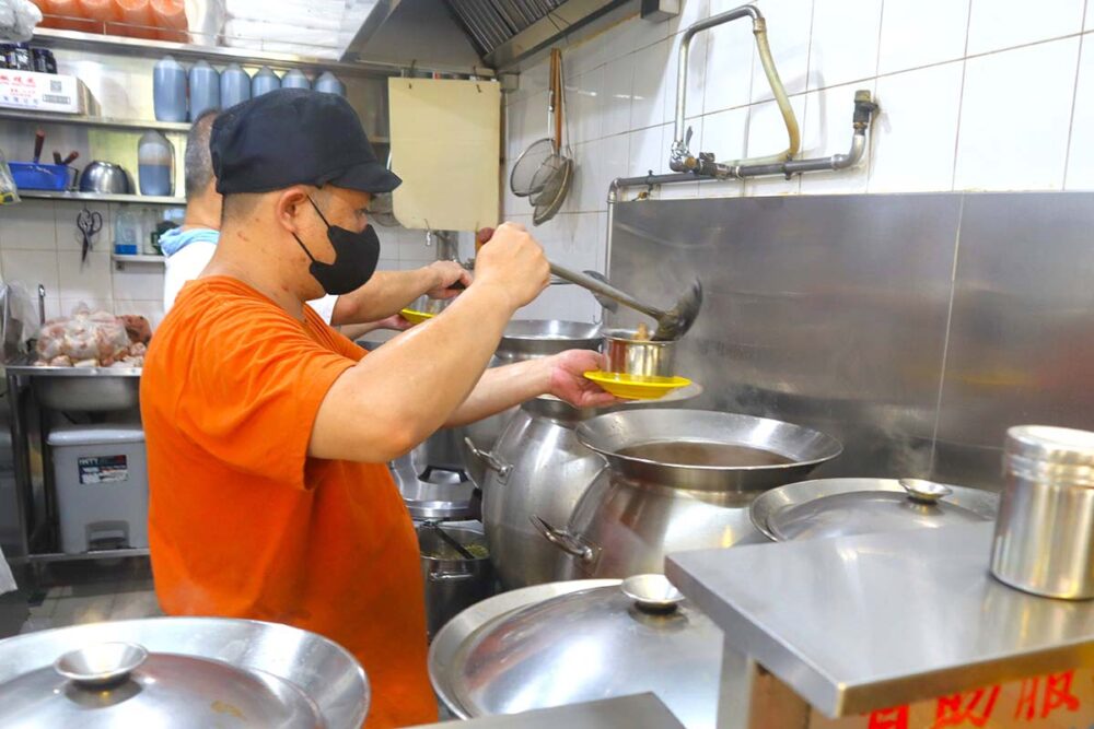 Ah Cheng Lao Huo Tang 阿成老火汤: Double-boiled soup spot with olive rice ...