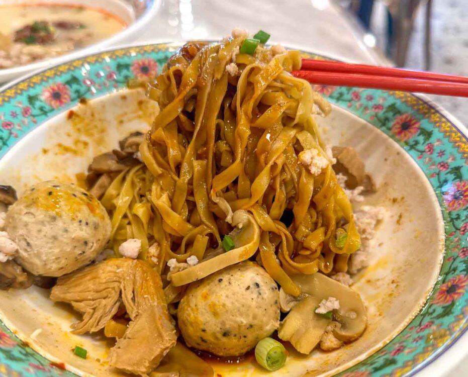 Mee Bagus: Halal volcano ramen & kecap manis mee pok loaded with lava ...