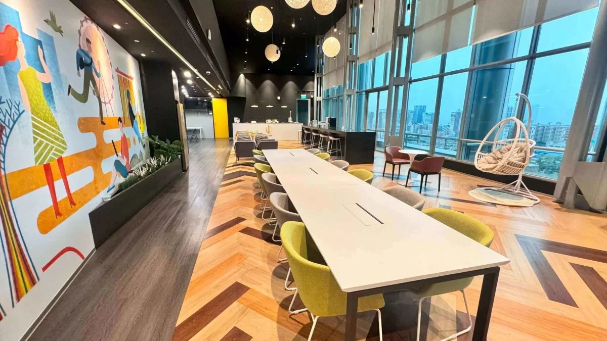 Work on the fly: Coworking hot desk spots to keep you in the zone ...