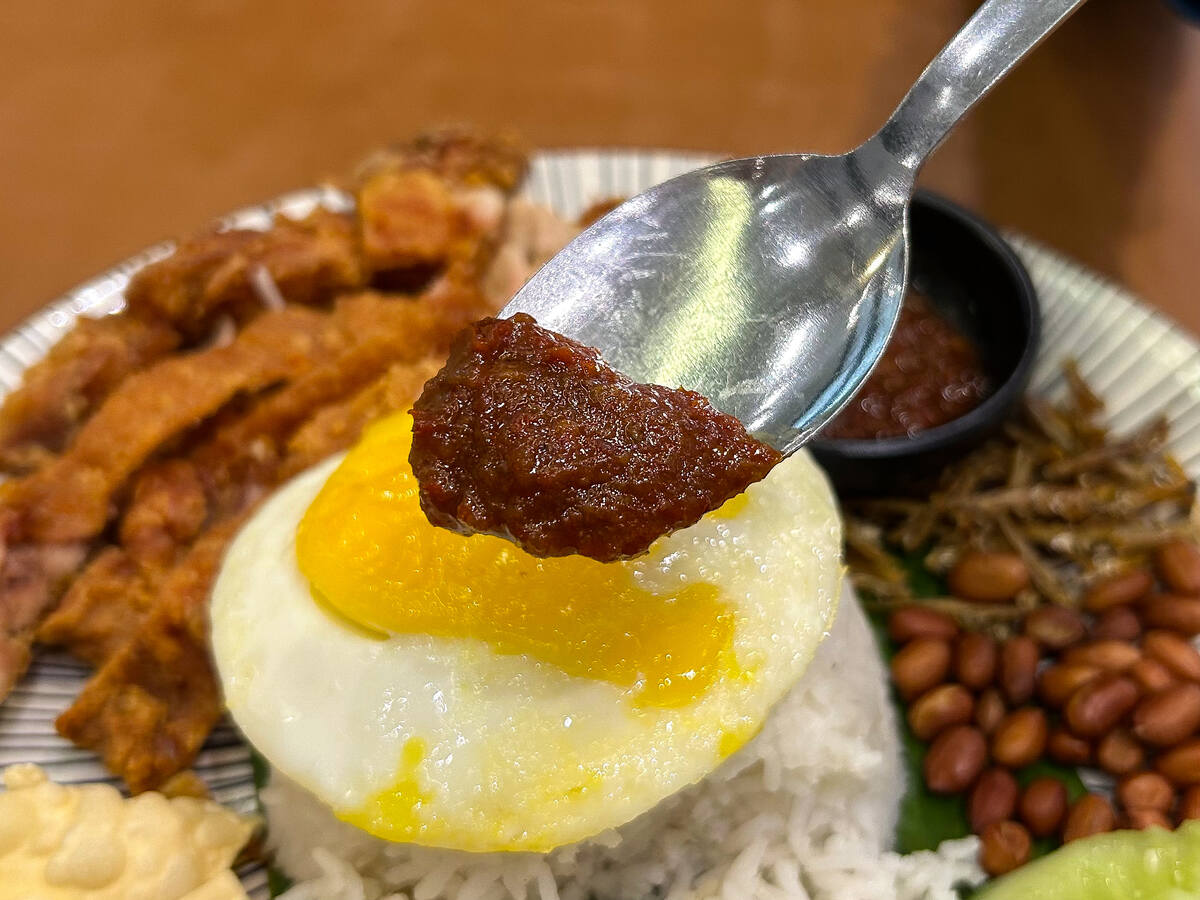 KOPIHUT: KL Gangster actor’s kopitiam with crispy chicken nasi lemak ...