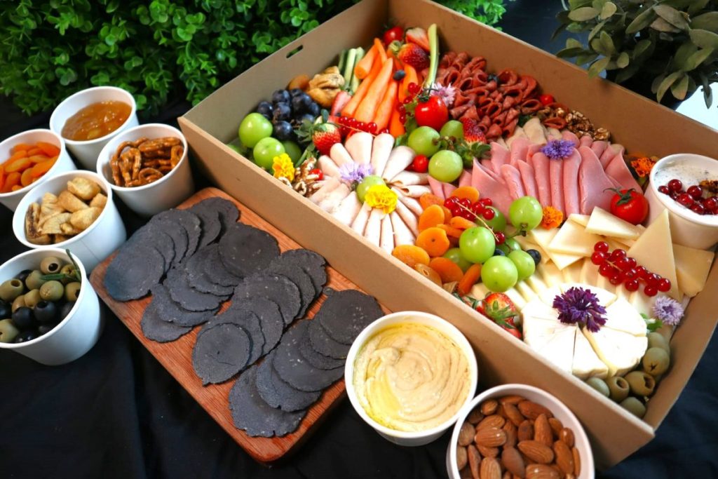 Singapore's 11 best mini buffet caterers for small gatherings - SETHLUI.com