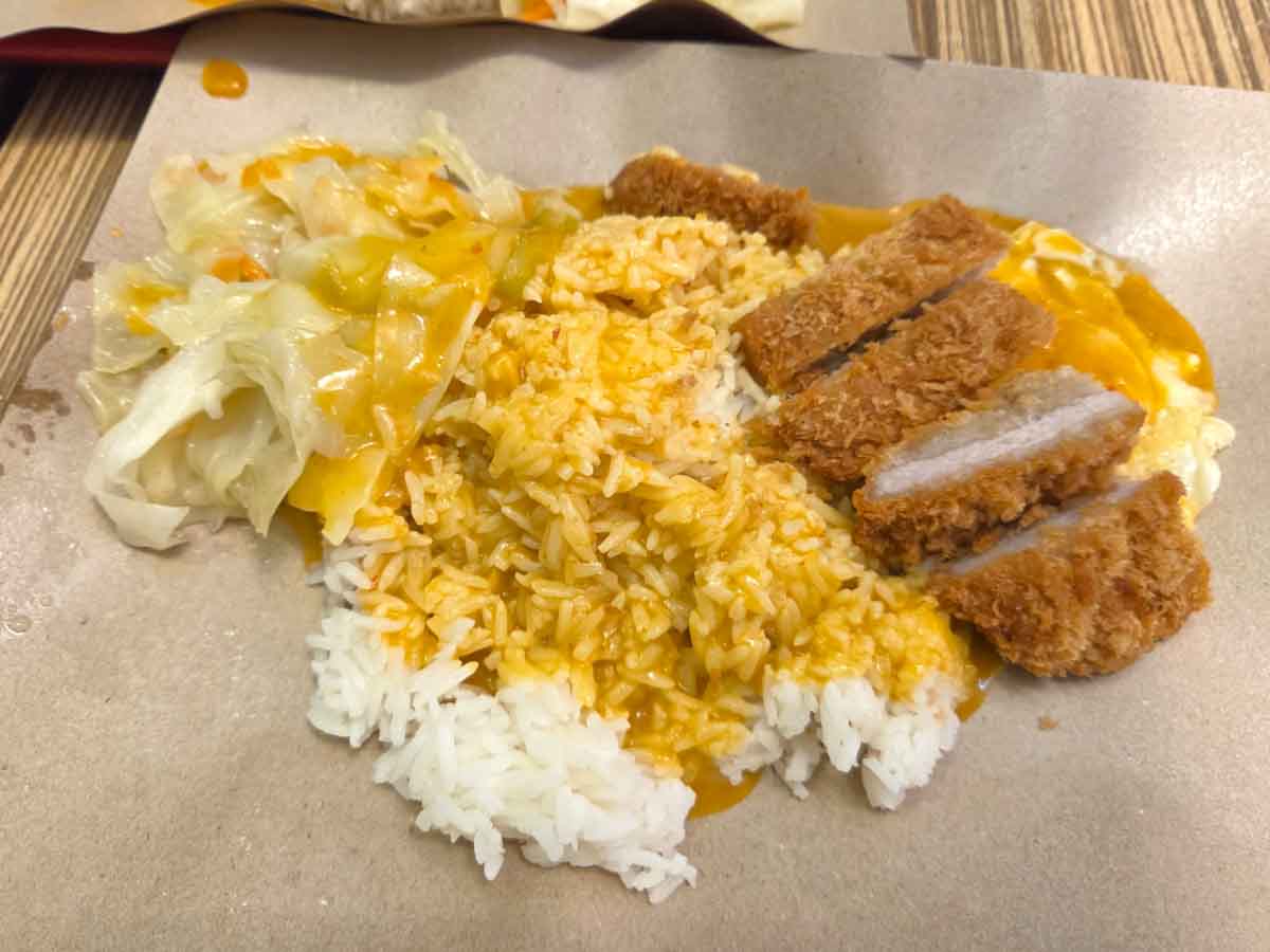 We tried Singapore's worst-rated Hainanese curry rice - SETHLUI.com
