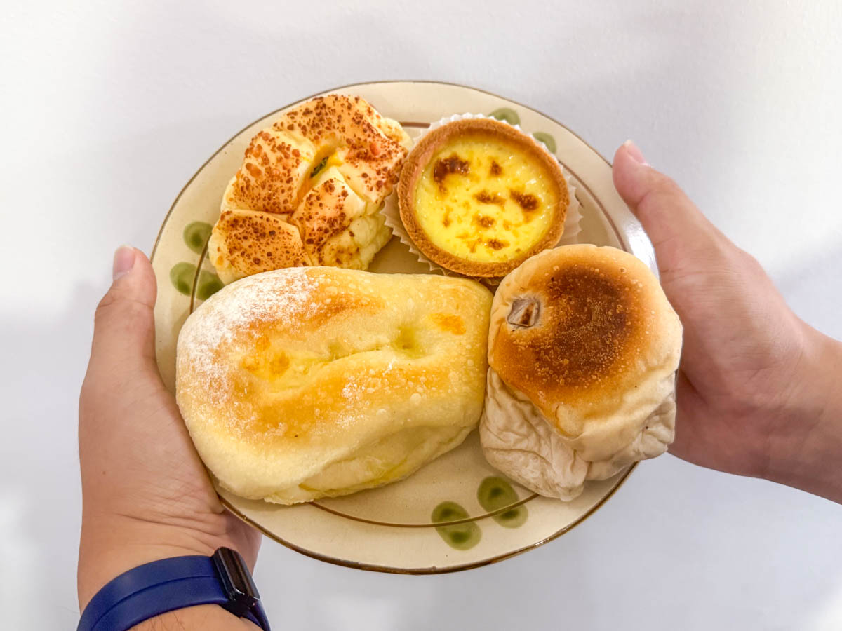Rotitiam: Queue-worthy hawker bakery with affordable buns baked fresh ...