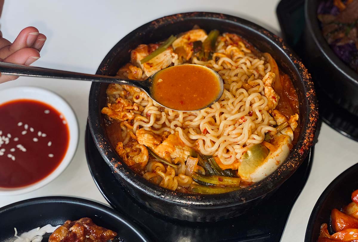 A Jeo Ssi Kimchi Ramen: The best ramyeon in Pasar Seni + budget ...