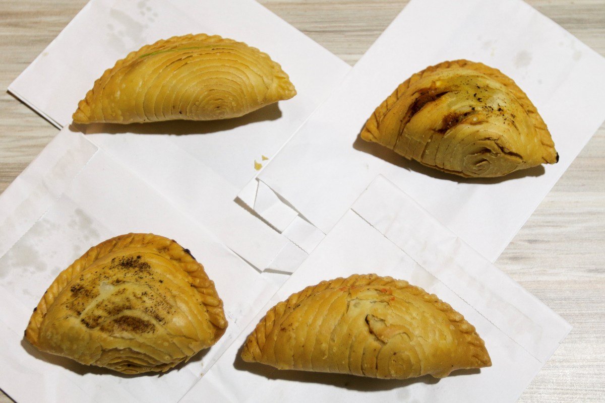 Old Airport Road Curry Puff Showdown: Wang Wang Crispy Curry Puff vs ...