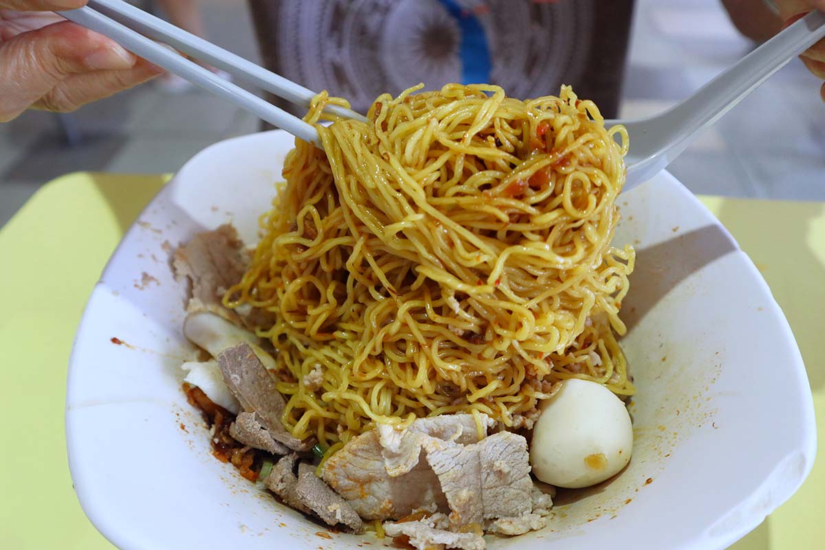 Chong Boon Food Centre BCM showdown: Yong Xin vs Sen Yuan Bak Chor Mee ...