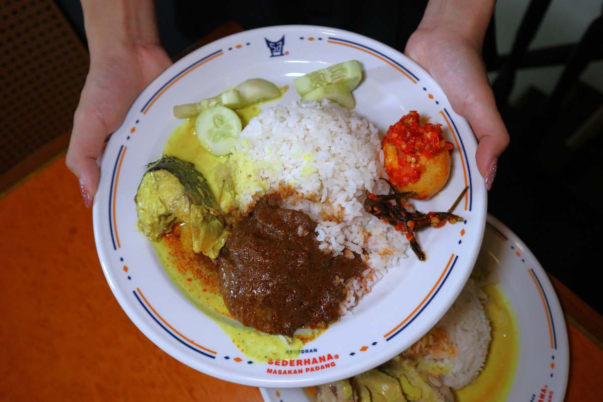 We tried Sederhana nasi padang from Indonesia on its 1st day - what's ...
